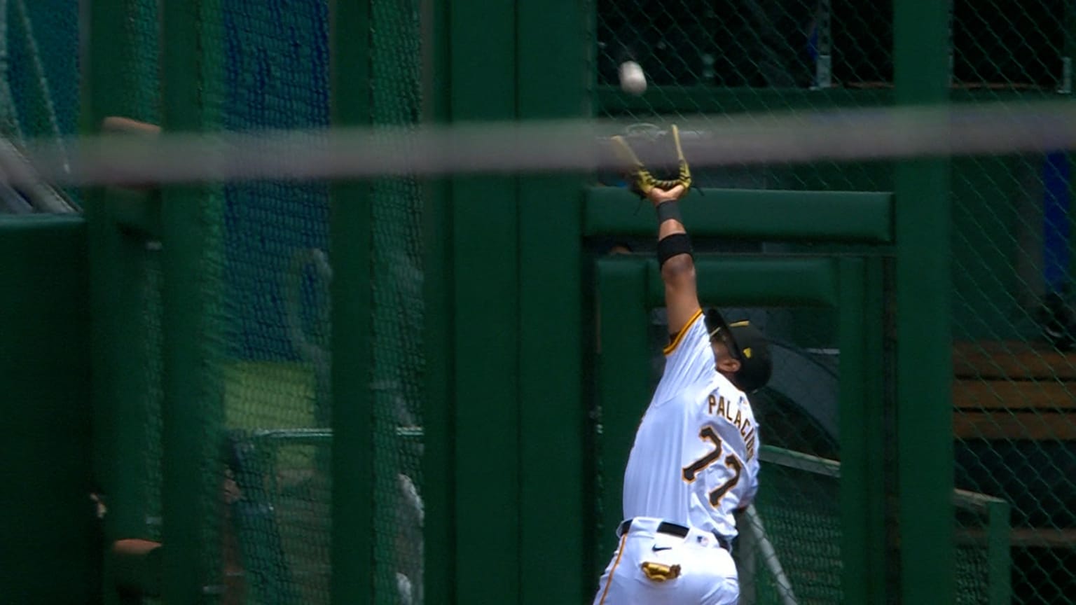 Joshua Palacios' incredible catch | 07/21/2024 | Pittsburgh Pirates