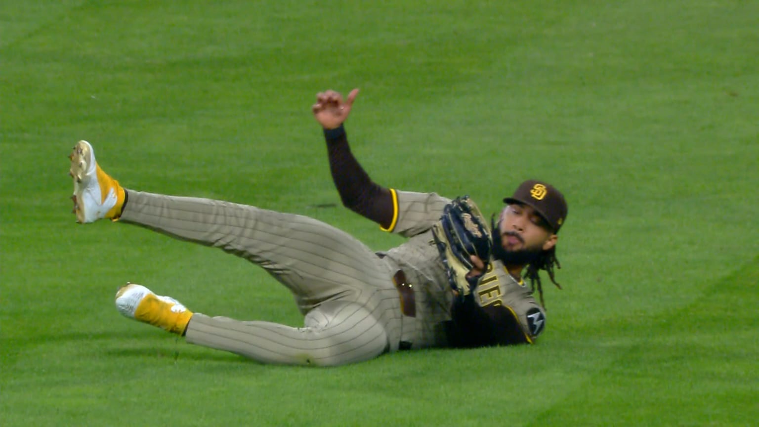 Fernando Tatis Jr.'s sliding catch | 09/05/2025 | San Diego Padres