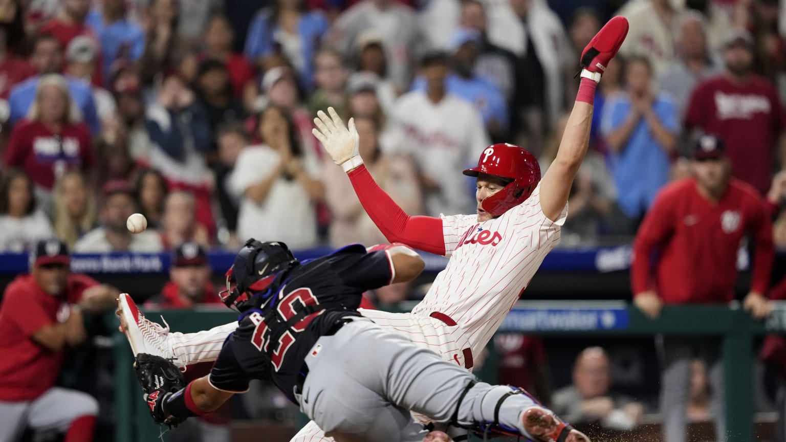 Johan Rojas' game-tying sac fly | 04/29/2025 | Philadelphia Phillies