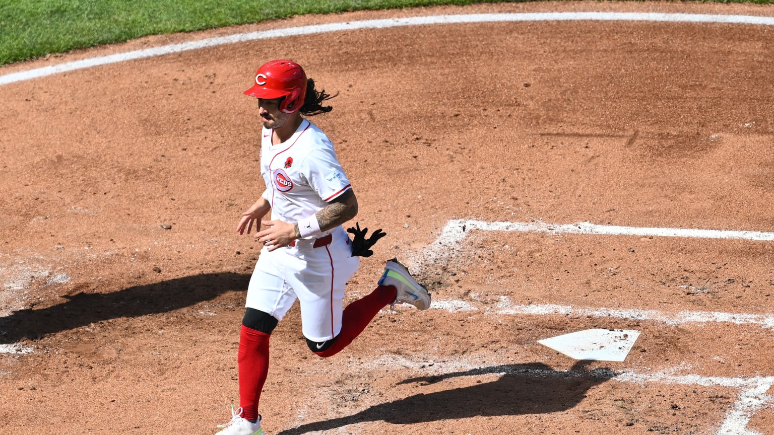 Jonathan India scores on an infield error | 05/27/2024 | Cincinnati Reds
