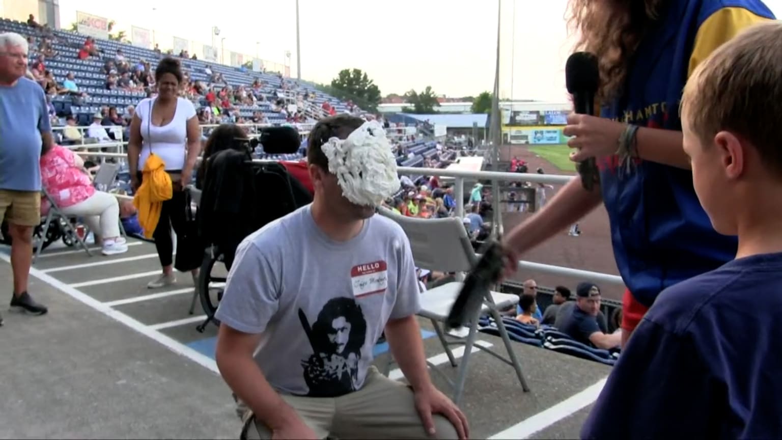 Fan gets pied in the face | 07/21/2023 | MLB.com