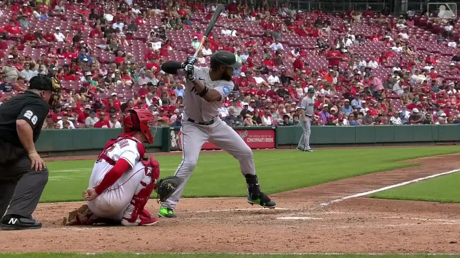 Bryan De La Cruz homers to right to get the 5-4 lead | 08/09/2023 ...