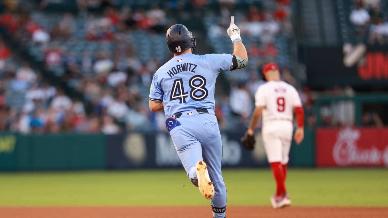Spencer Horwitz hits a solo homer to right field | 08/13/2024 | Toronto ...