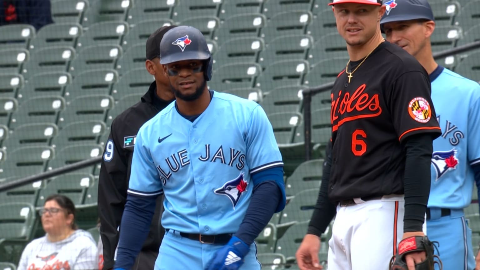 Otto Lopez sneaks an RBI single to left field in 2nd | 10/05/2022 | Toronto Blue Jays