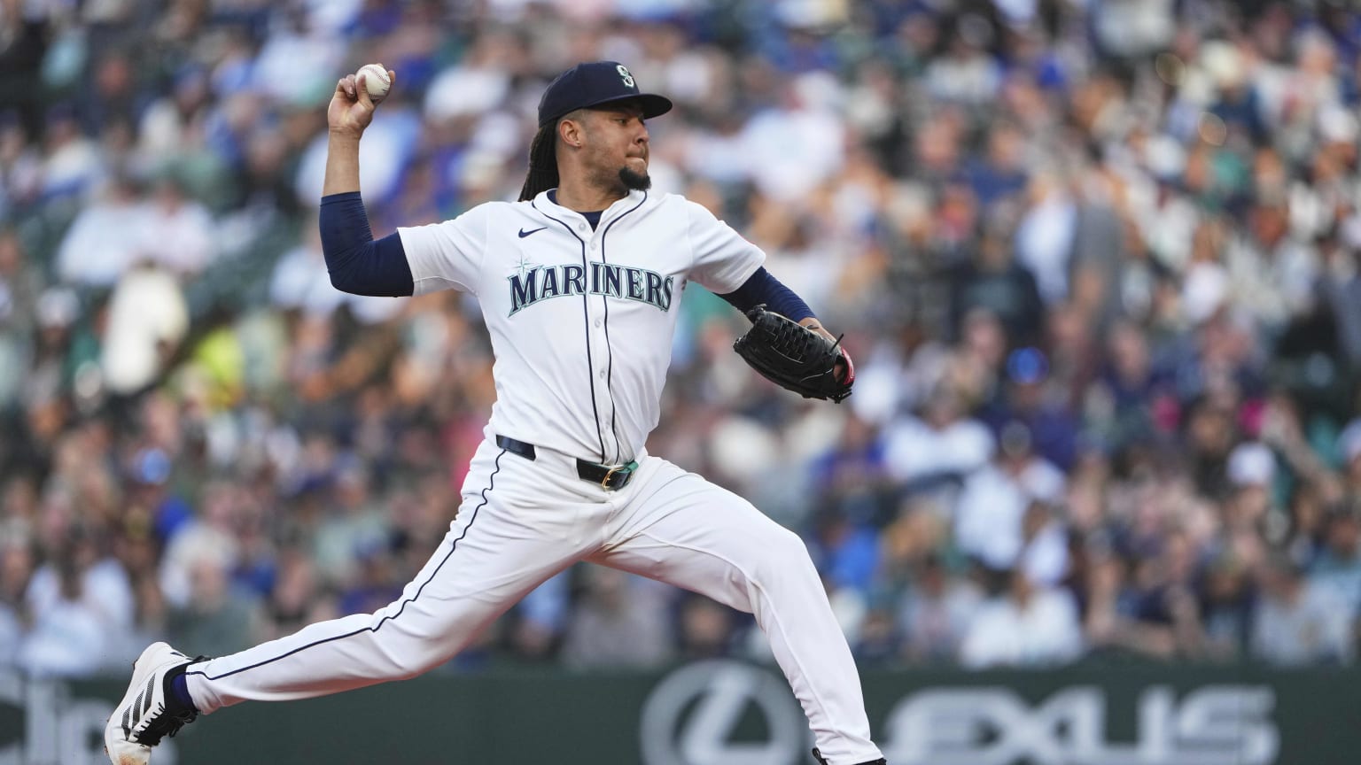 Luis Castillo strands two with a strikeout | 04/26/2025 | Seattle Mariners