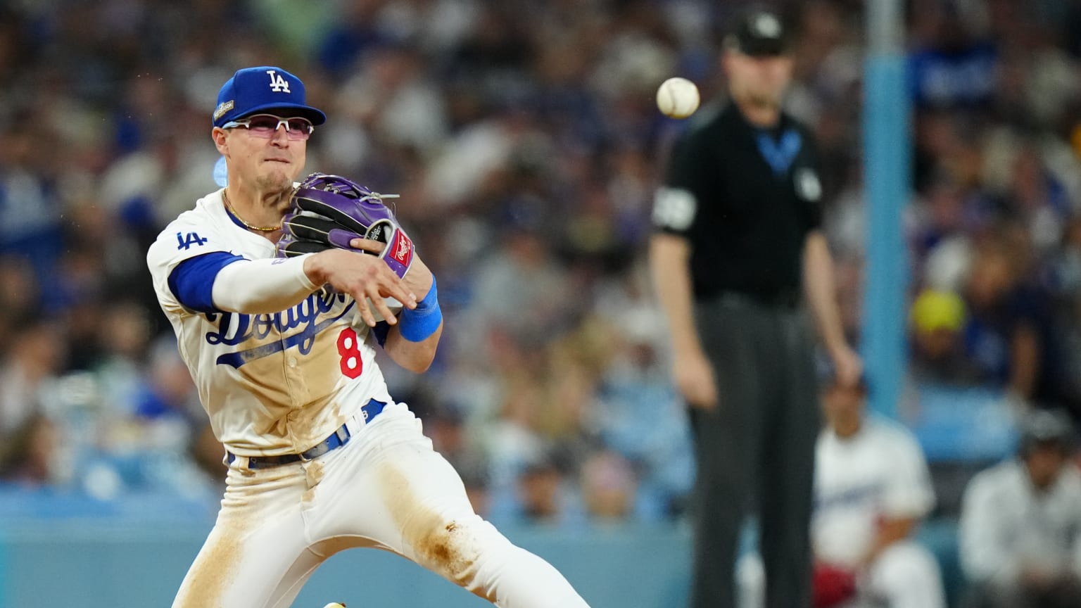 Kiké Hernández's diving play | 10/20/2024 | Los Angeles Dodgers