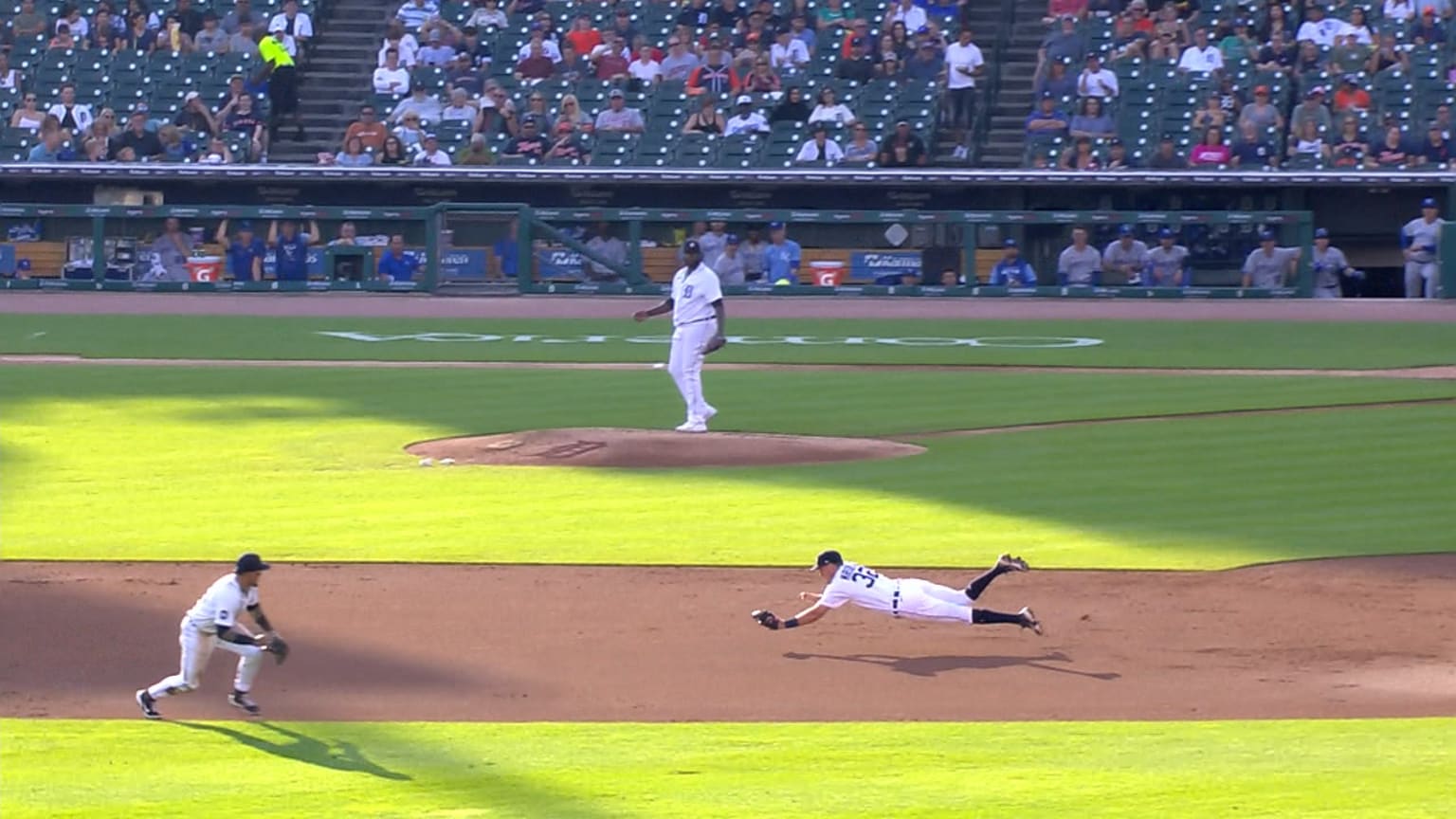Ryan Kreidler robs Dozier with a diving stop at third | 09/03/2022 | Detroit Tigers