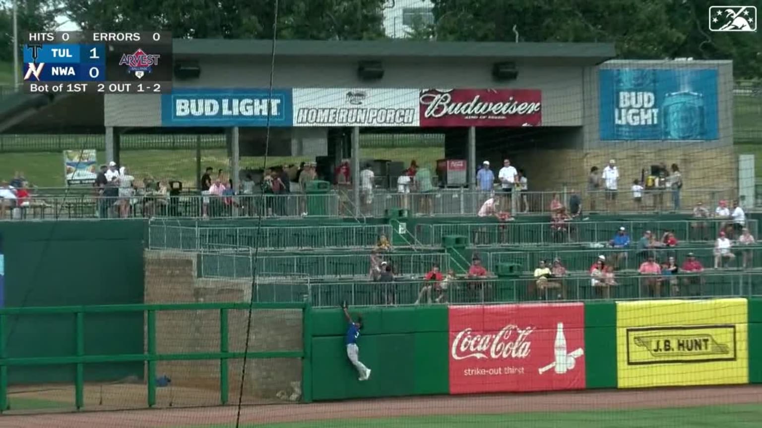 Josh Stowers takes away a home run | 08/28/2023 | MLB.com