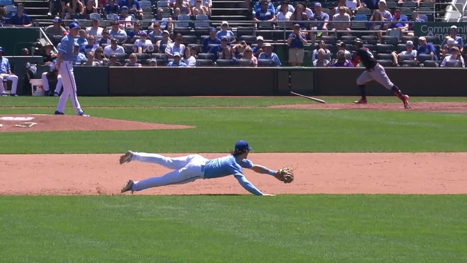 Bobby Witt Jr. makes a slick diving catch | 07/30/2023 | Kansas City Royals