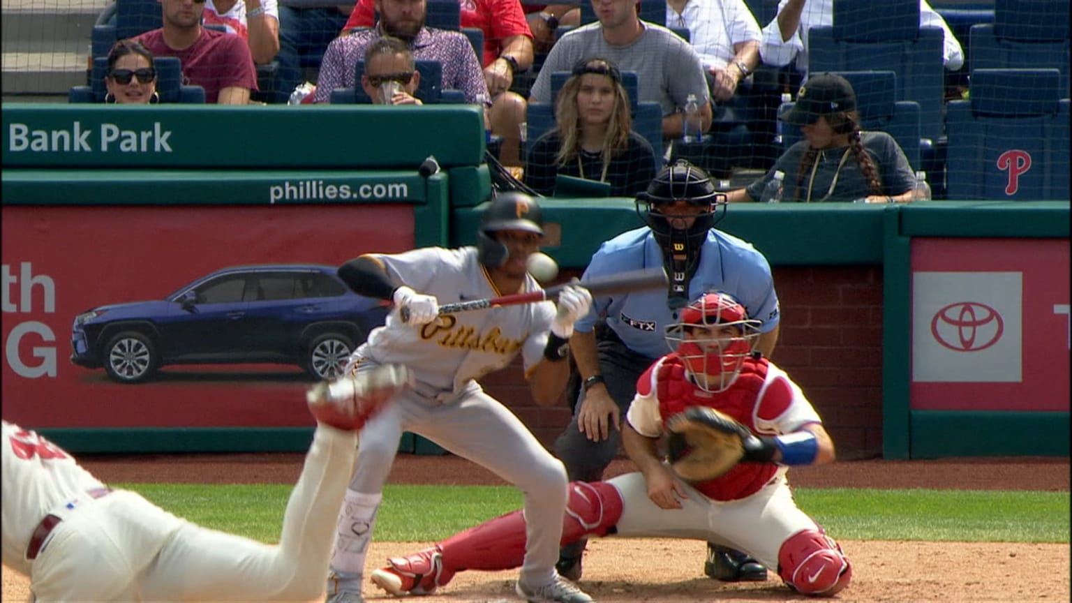 Greg Allen drops a bunt down to score a run in 4th | 08/28/2022 ...