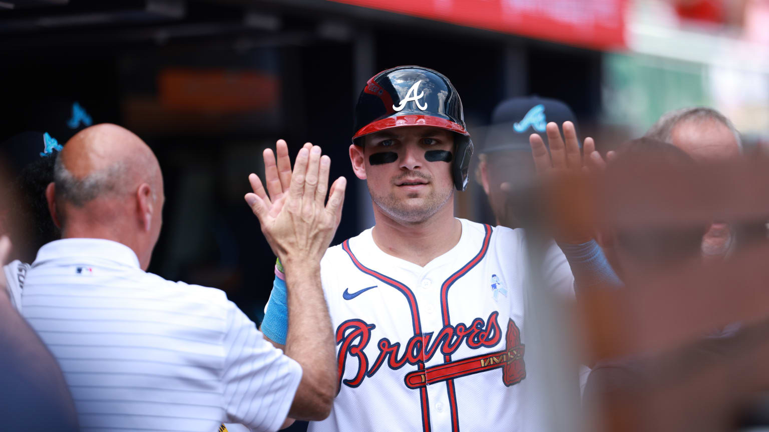 Austin Riley scores on a throwing error | 06/16/2024 | Atlanta Braves