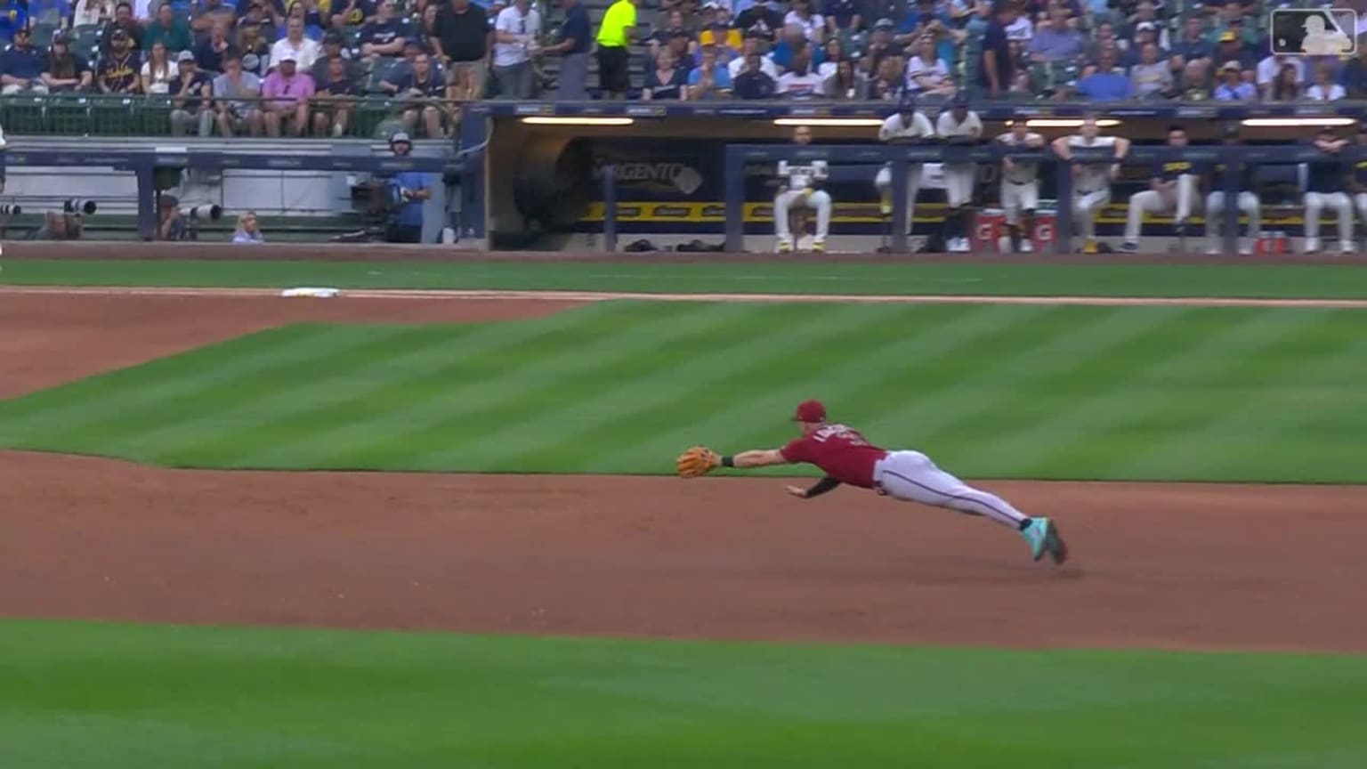 Evan Longoria luce su defensa contra los Cerveceros | 20/06/2023 | Los ...