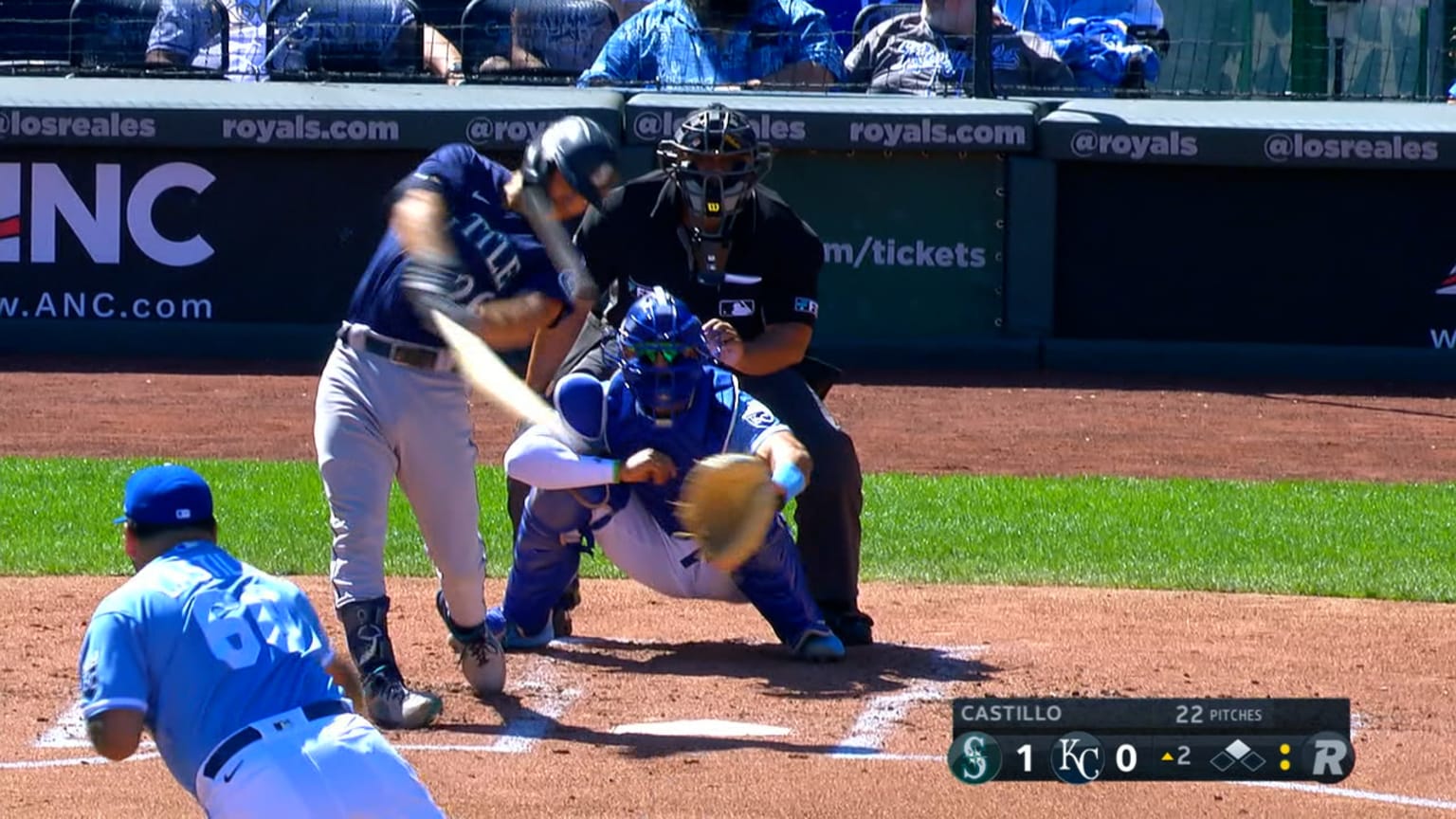 Adam Frazier drills an RBI double to center field | 09/25/2022 ...