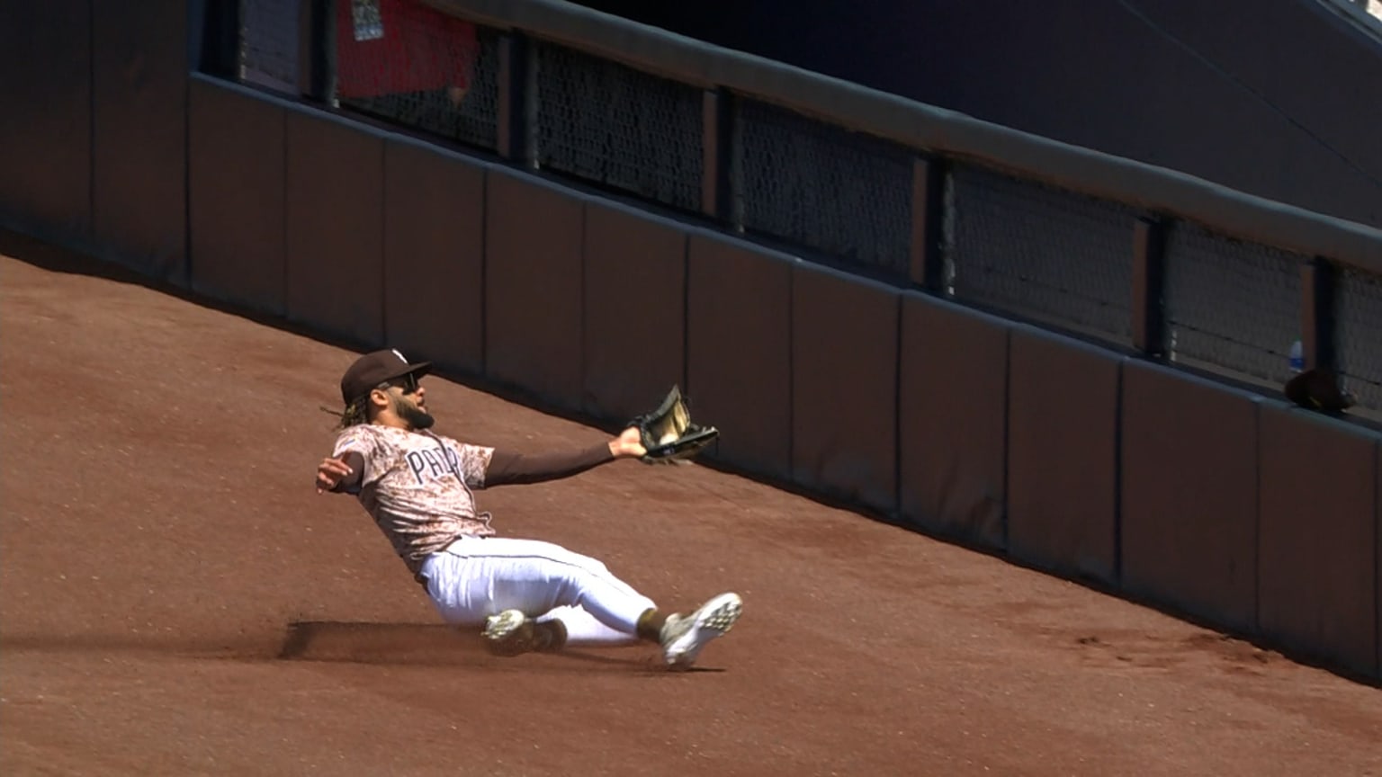 Fernando Tatis Jr. makes a stellar sliding catch | 04/21/2024 | San ...