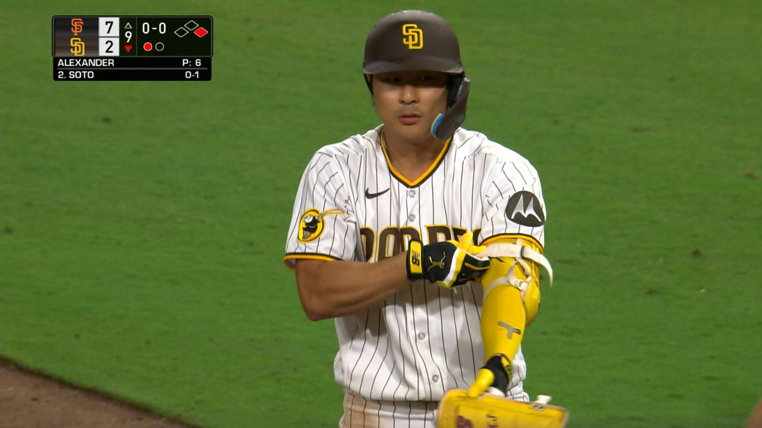 Ha-Seong Kim rips an RBI single to right field | 08/31/2023 | San Diego ...