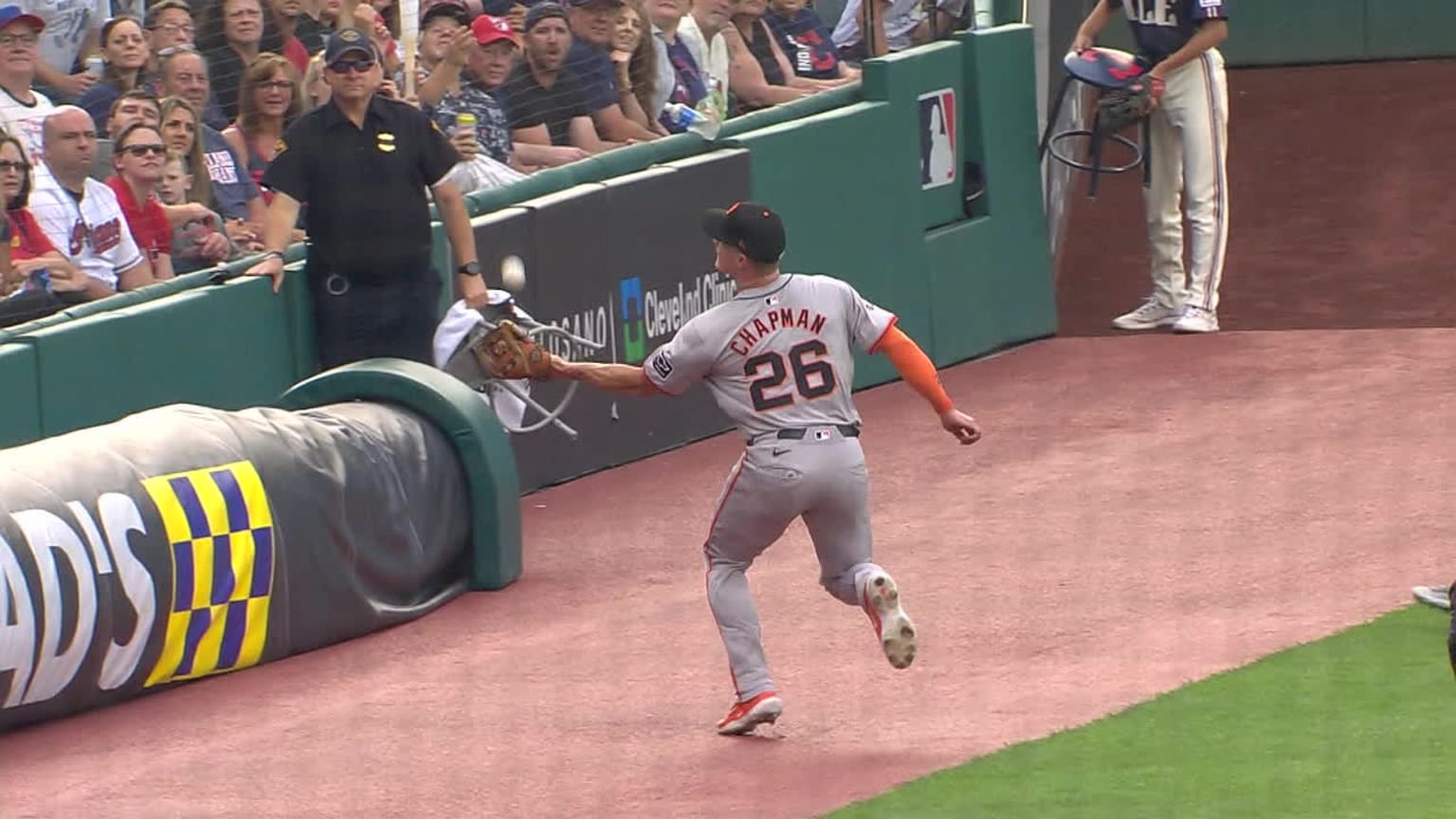 Matt Chapman's over the shoulder catch | 07/05/2024 | San Francisco Giants