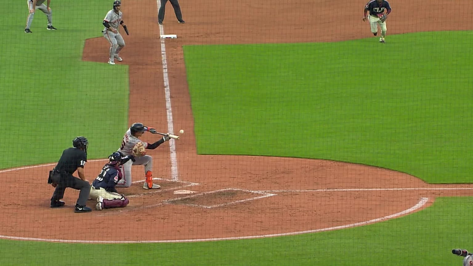 Nick Ahmed's RBI bunt single | 07/05/2024 | San Francisco Giants