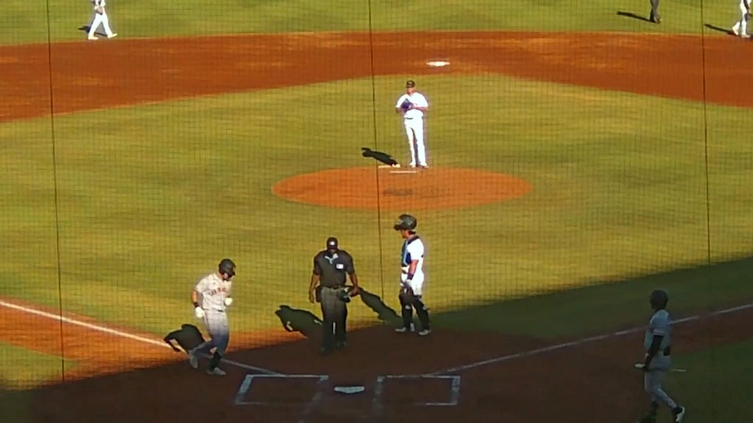 Carter Howell drills a solo homer to left field | 10/20/2023 | San ...