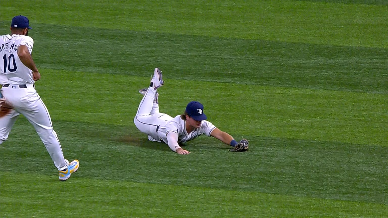 Jonny DeLuca makes a sensational diving catch | 07/11/2024 | Tampa Bay Rays