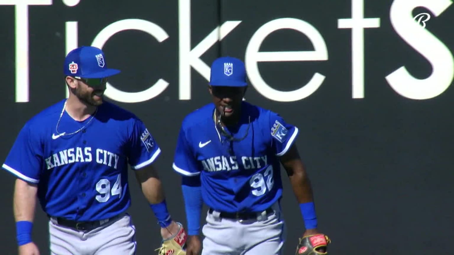 Tyler Tolbert makes a great diving catch to end 4th | 02/25/2023 ...