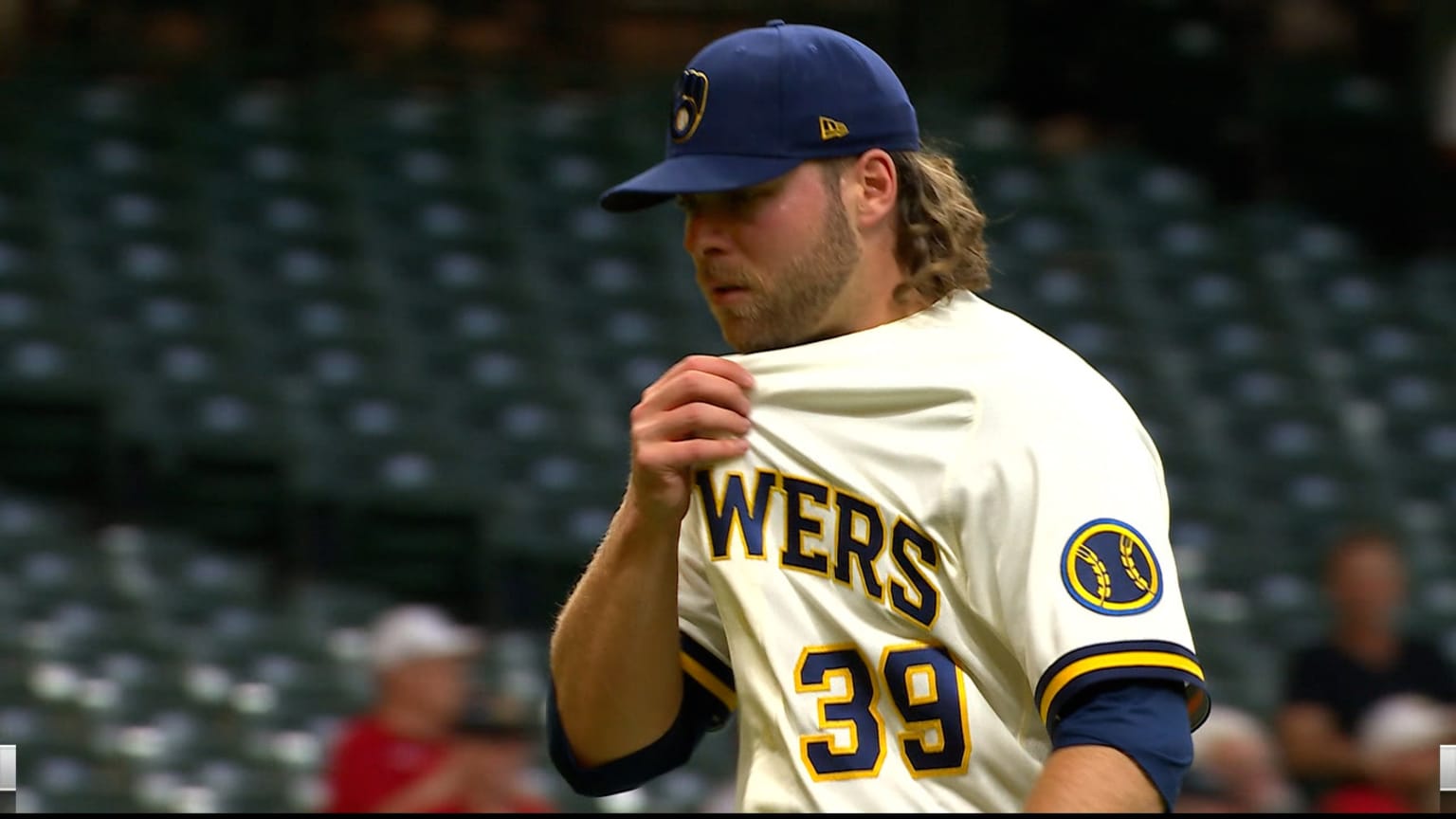 Corbin Burnes strikes out five in six innings | 08/29/2022 | Milwaukee ...