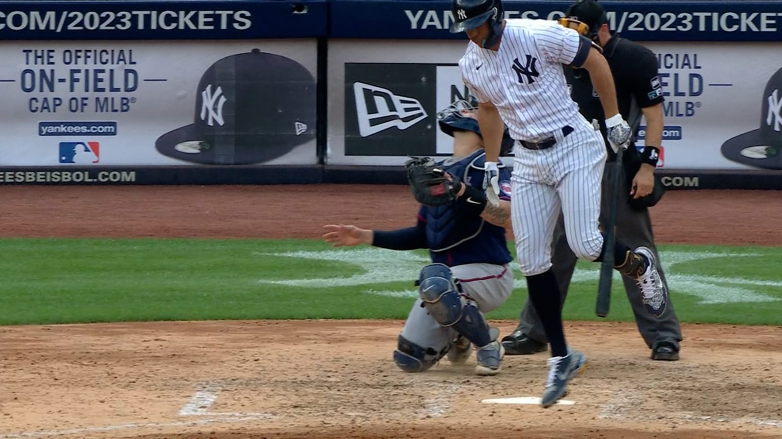 Giancarlo Stanton in pain after fouling a ball off | 09/05/2022 | New ...
