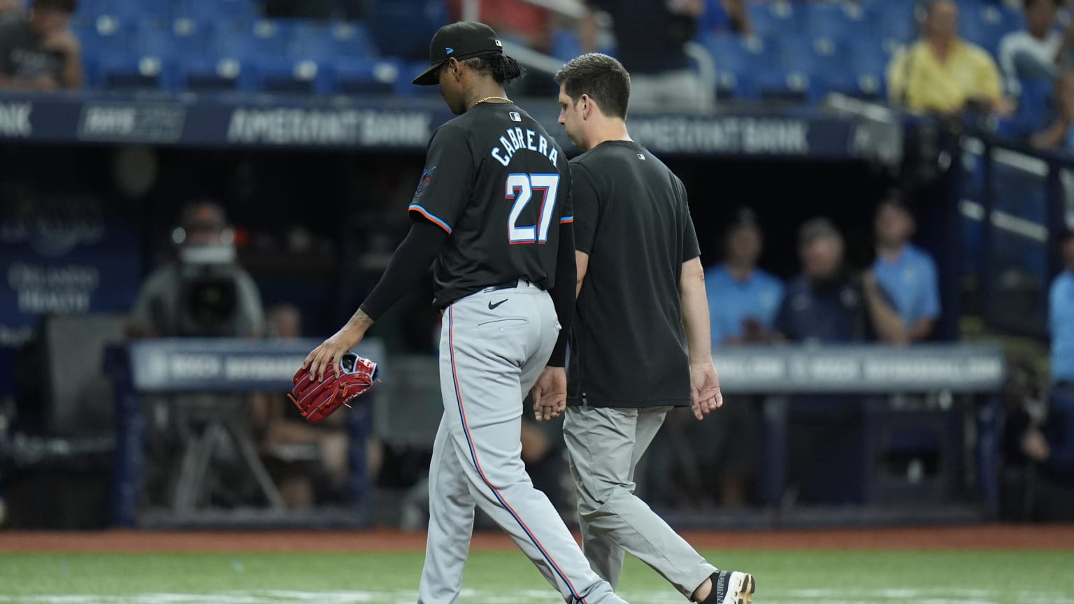 Edward Cabrera exits in the 6th due to injury | 07/30/2024 | Miami Marlins