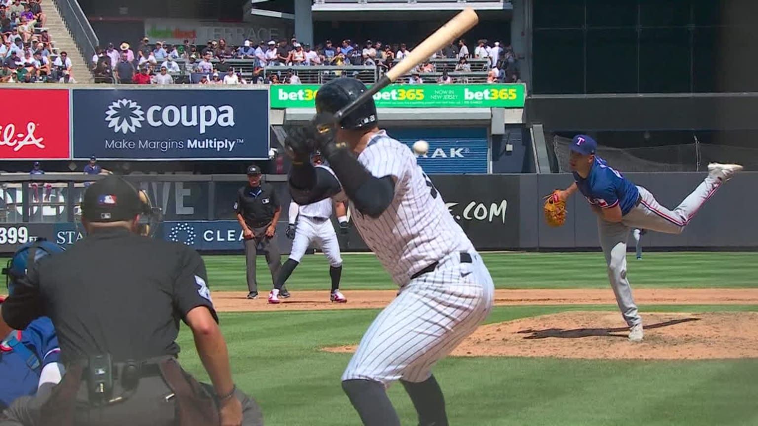 Austin Wells' two-run single | 08/10/2024 | New York Yankees