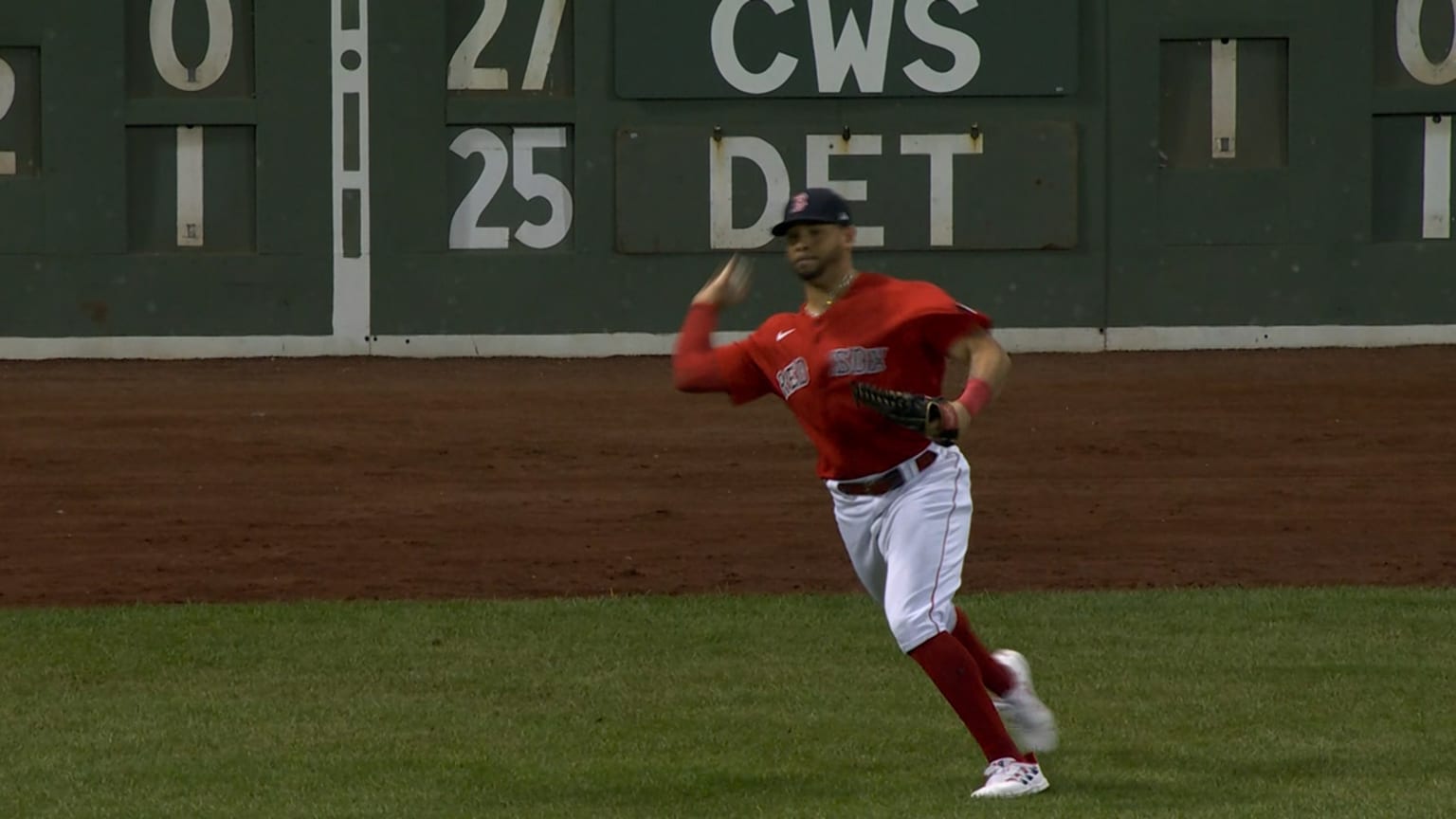 Tommy Pham nabs Hunter Dozier at second | 09/16/2022 | San Diego Padres
