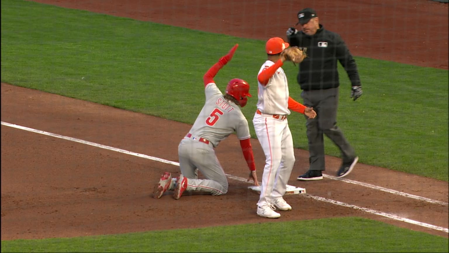 Clemens scores on a balk in the top of the 4th | 05/16/2023 | MLB.com
