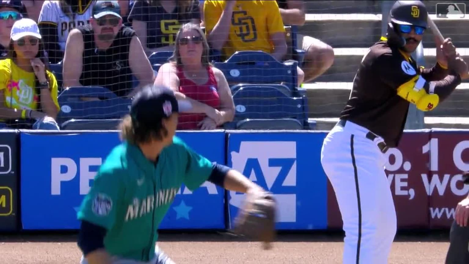 Trent Grisham belts a two-run homer to right field | 03/26/2023 | San Diego Padres
