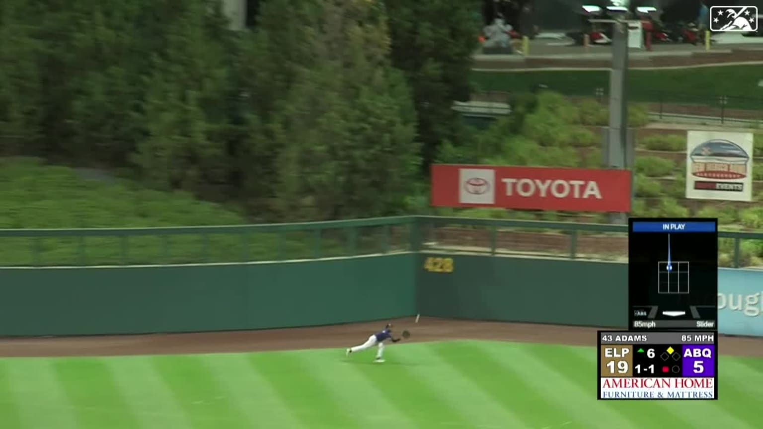 Roman Quinn sprawls out for diving play in center | 08/17/2023 | MLB.com