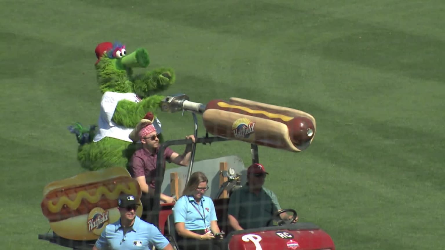 The Phillie Phanatic's hot dog t-shirt cannon breaks | 03/07/2023 ...