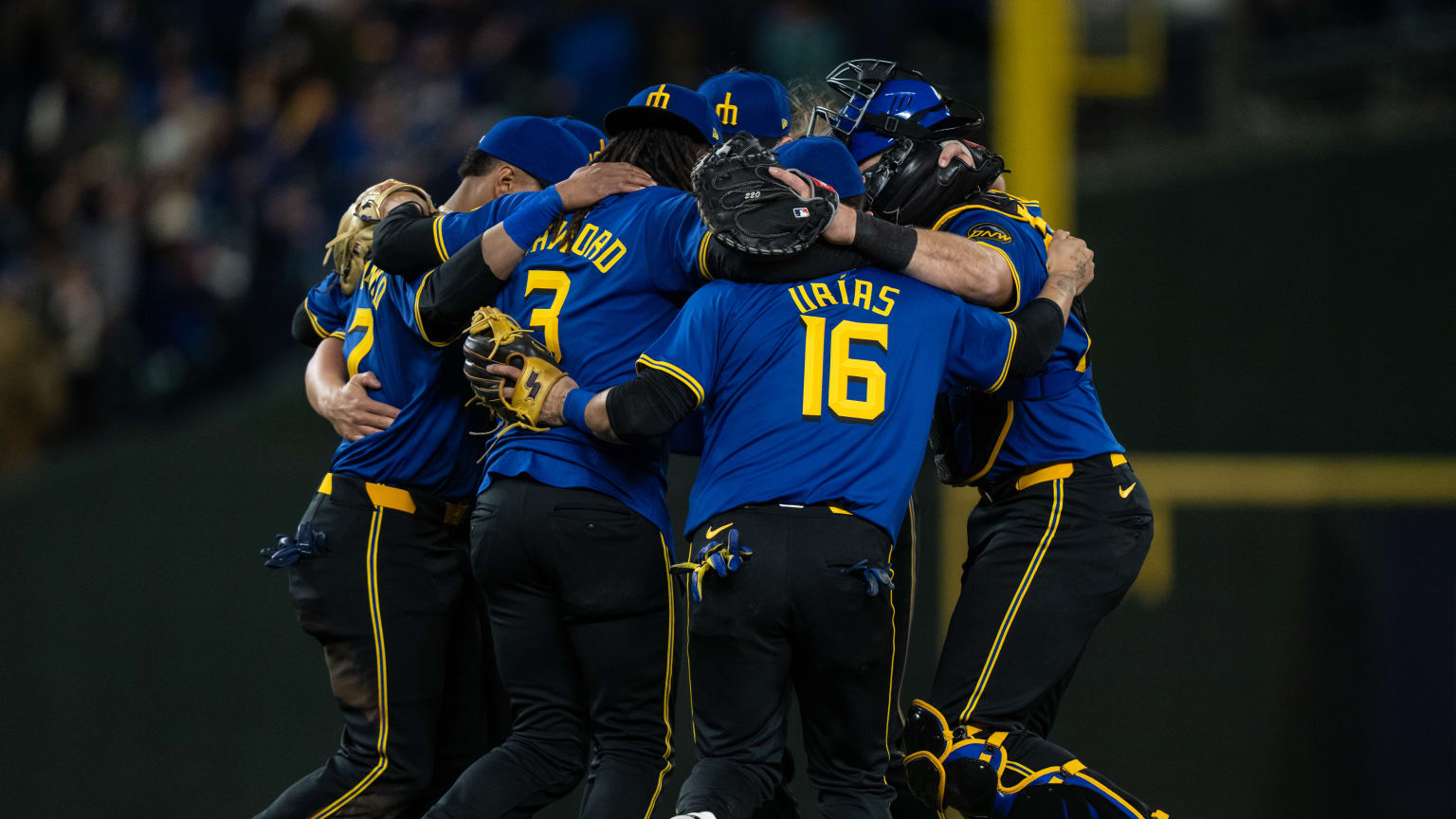 Ryne Stanek secures the Mariners' 4-2 victory | 04/12/2024 | Seattle ...