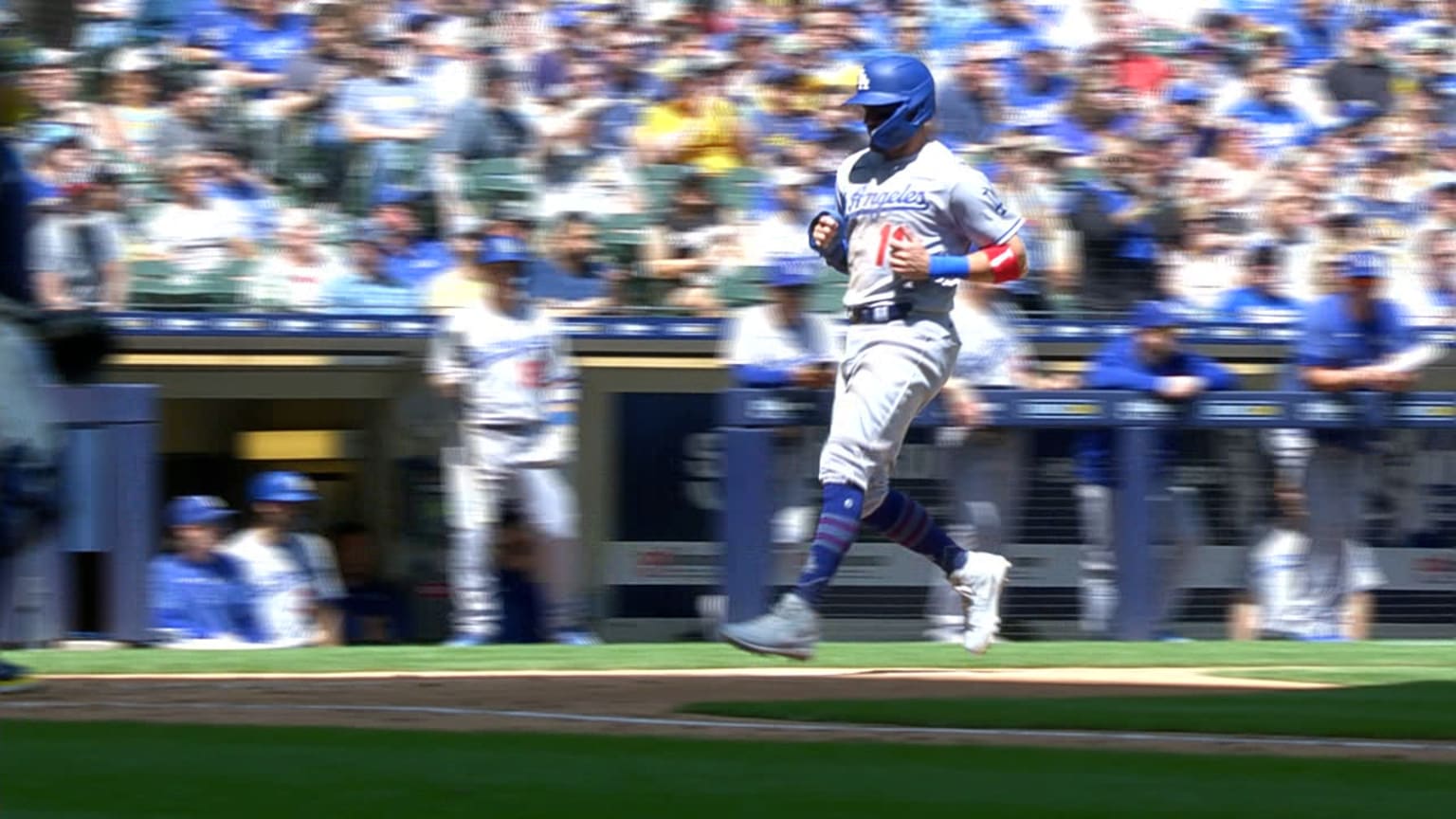 Mookie Betts lifts sacrifice fly to center in 6th | 05/10/2023 | MLB.com