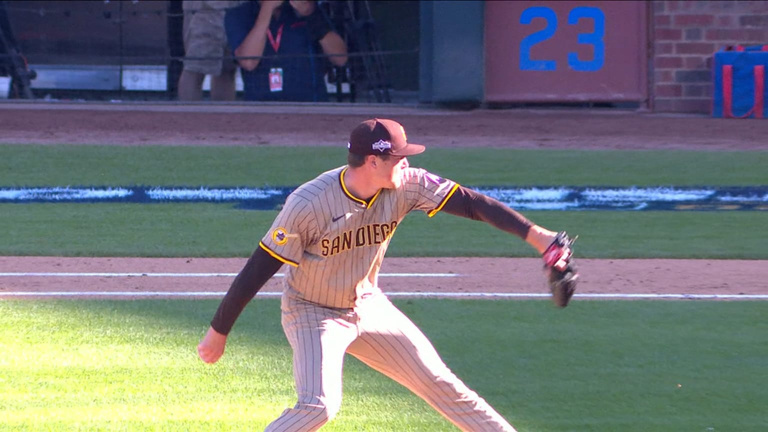 Mason Miller strikes out side in dominant 7th inning | 09/30/2025 | MLB.com