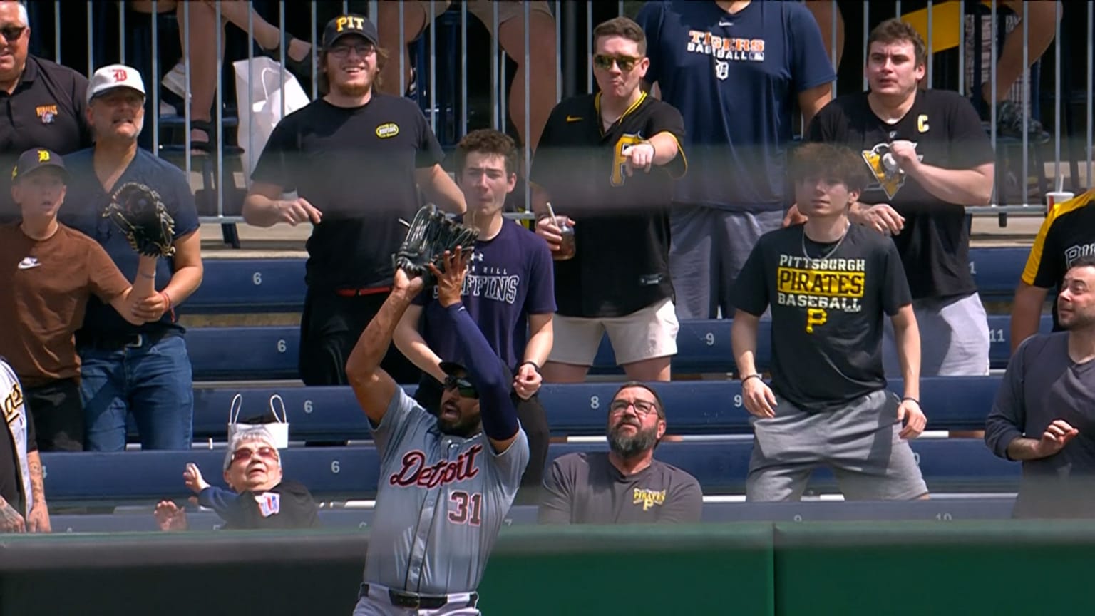 Riley Greene's incredible leaping catch | 04/09/2024 | Detroit Tigers