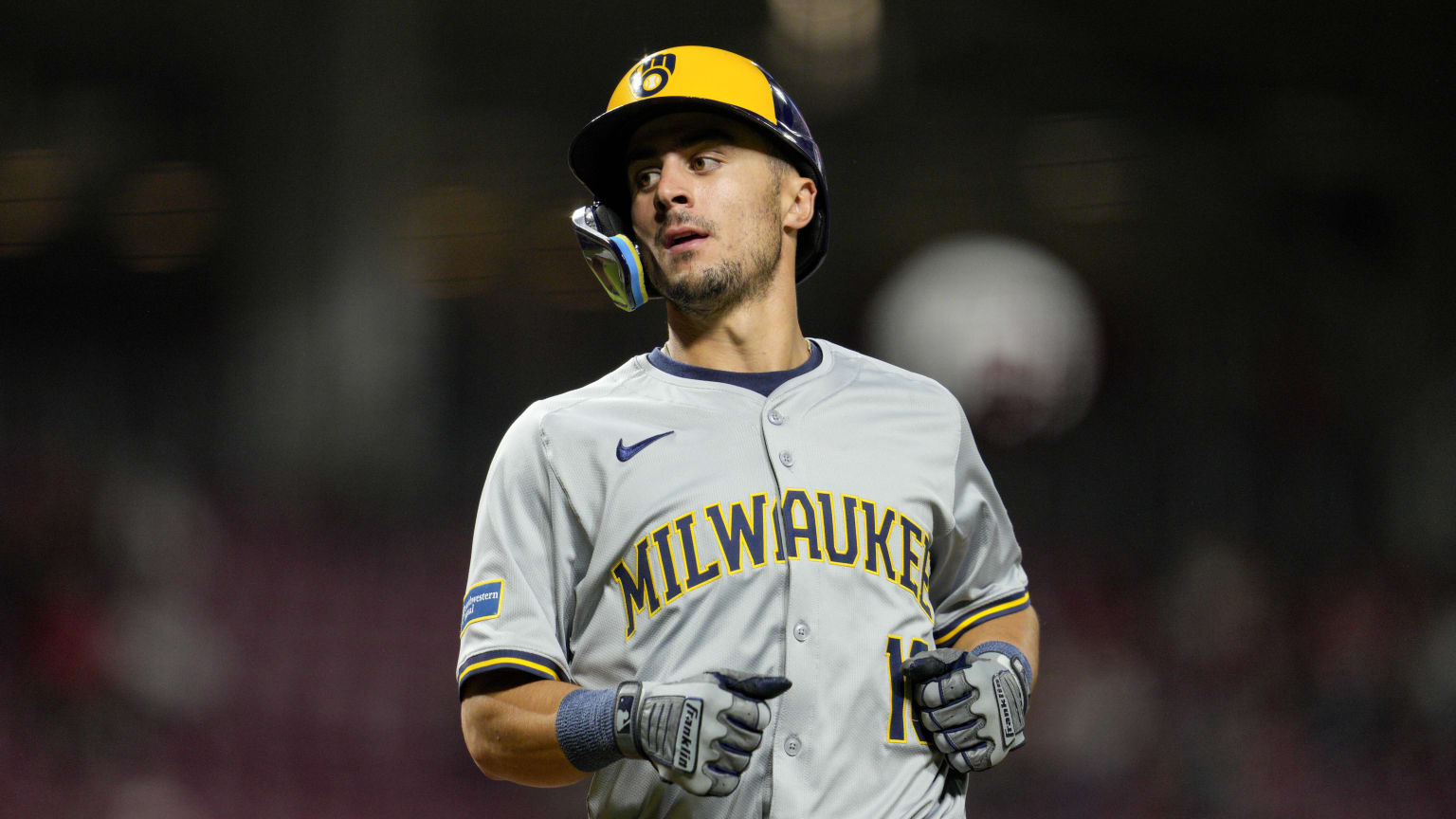 Sal Frelick drives in a run with a single | 04/09/2024 | Milwaukee Brewers