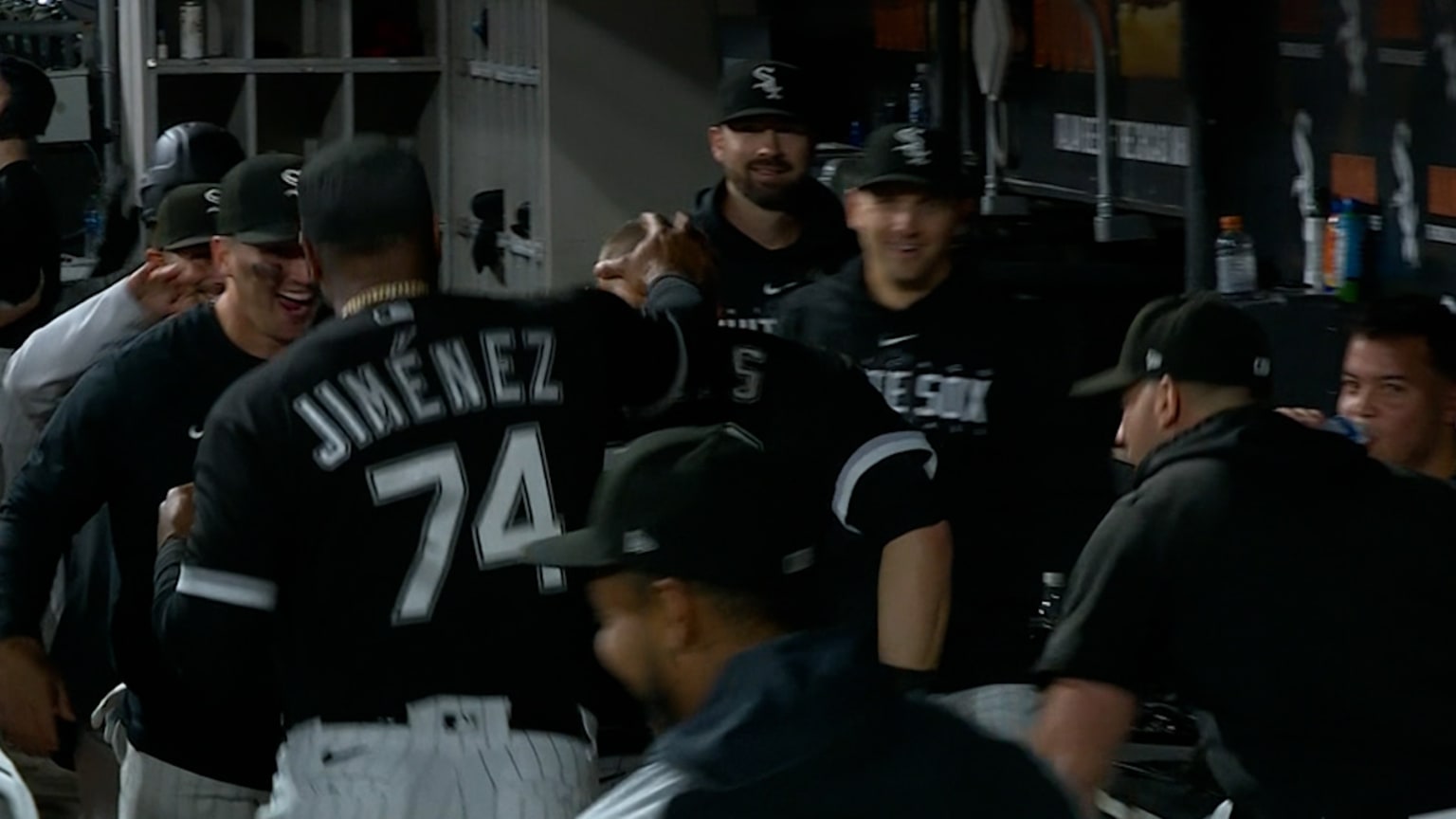 White Sox plate eight runs in the 6th inning | 09/12/2023 | Chicago ...