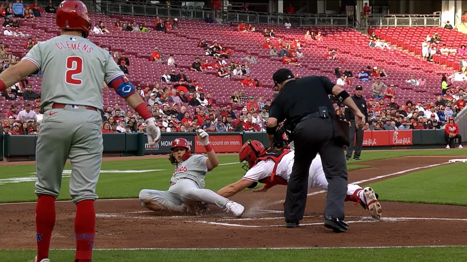 Bryson Stott's sacrifice fly | 04/22/2024 | Minnesota Twins