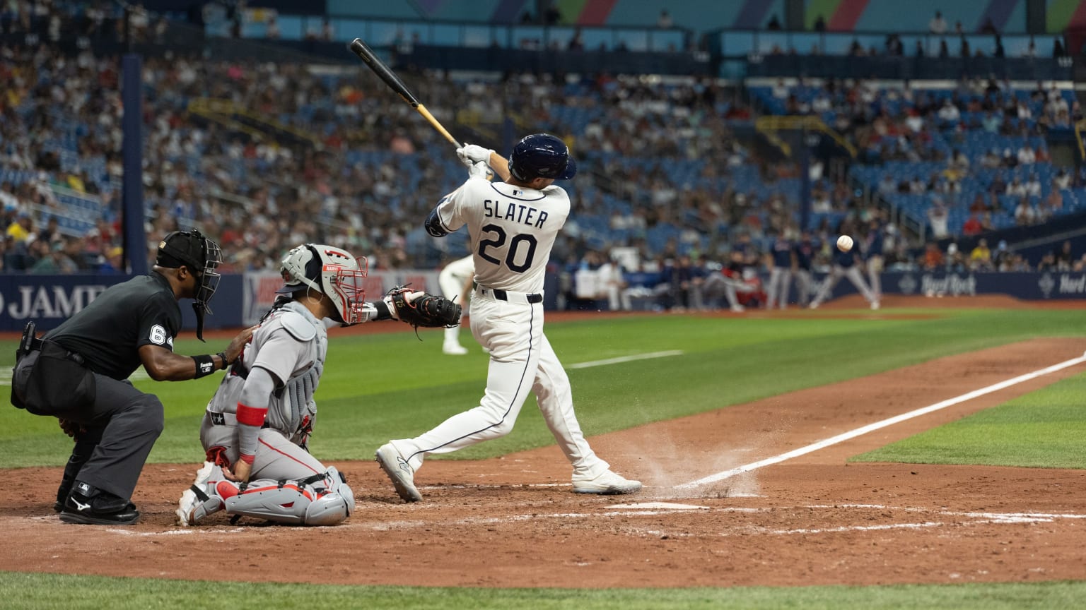 Austin Slater singles, steals second in 5th | 06/08/2026 | Tampa Bay Rays