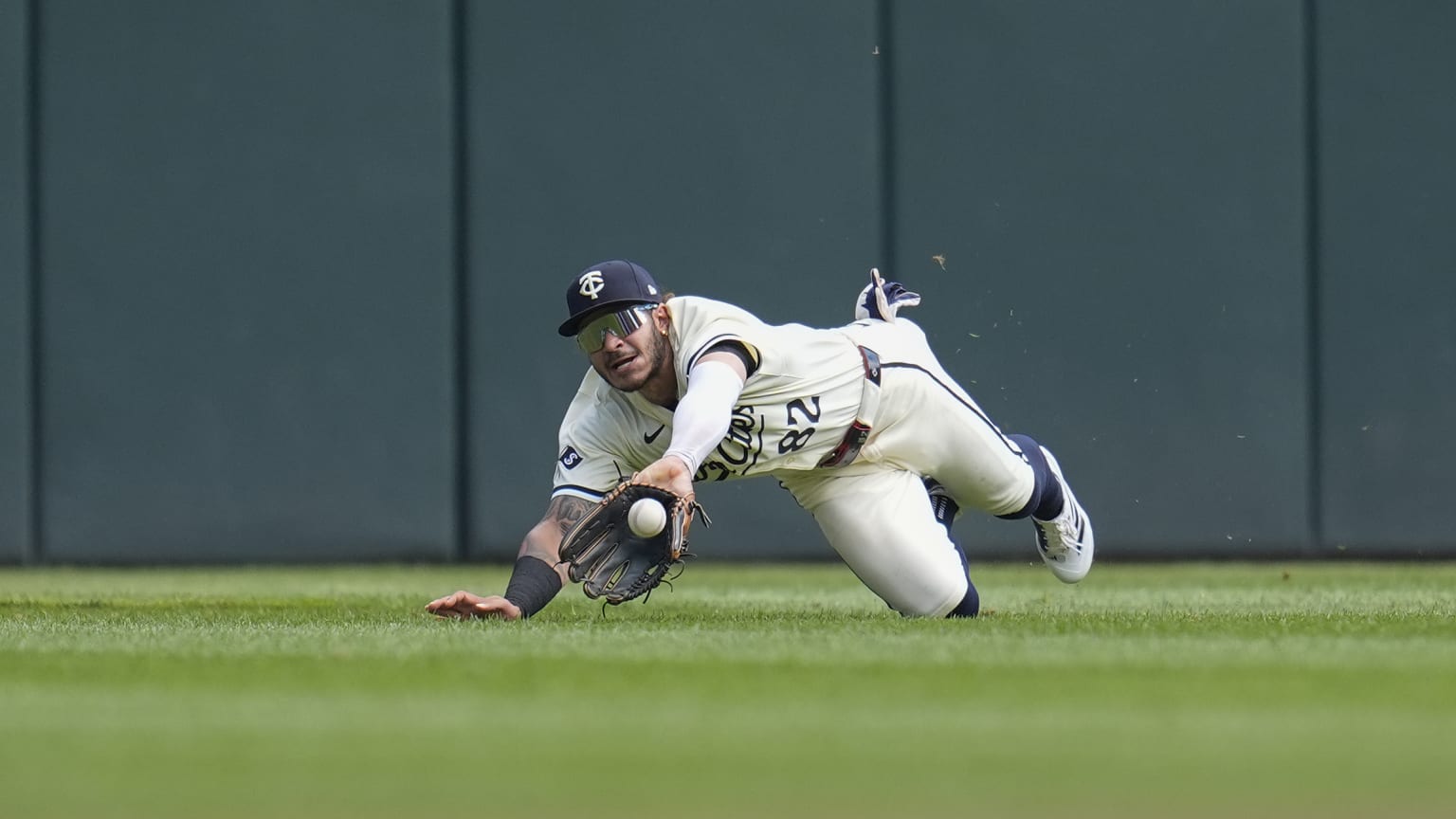 Austin Martin's diving catch | 08/25/2024 | Minnesota Twins