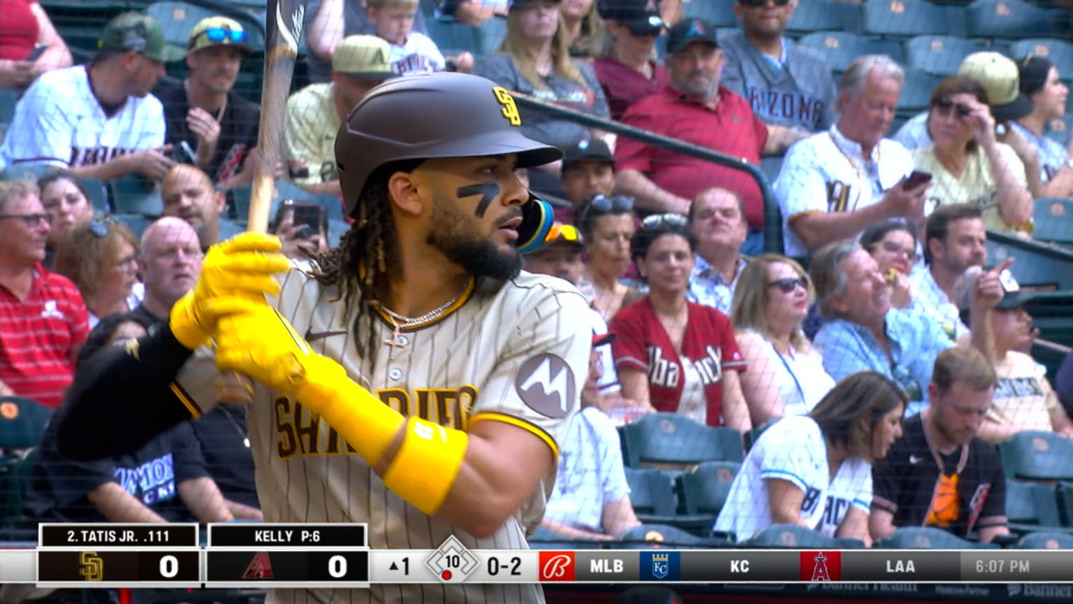 Tatis Jr. lifts his first home run of 2023 to left | 04/22/2023 | San ...