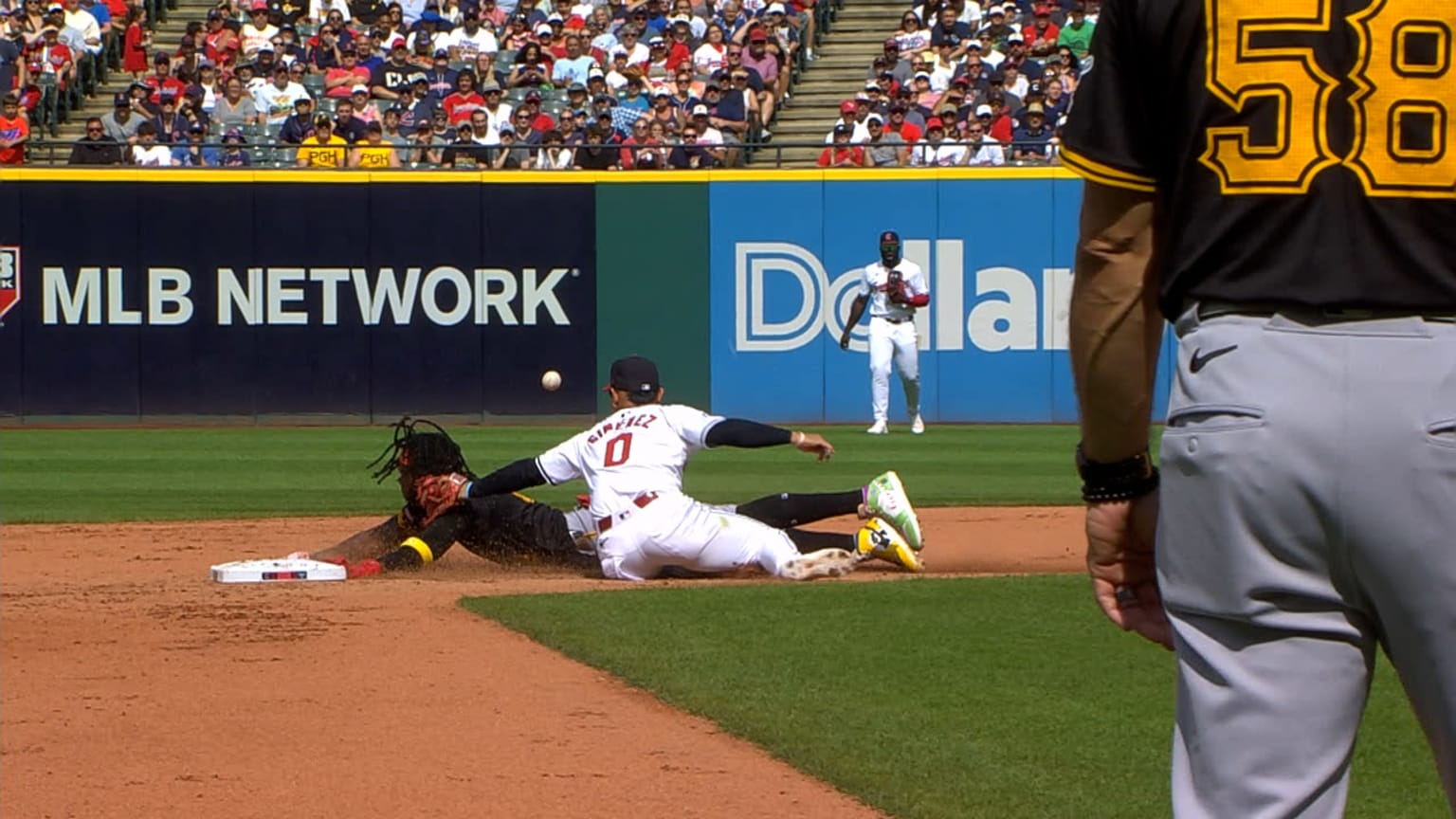 Pirates score on a throwing error | 09/01/2024 | Pittsburgh Pirates