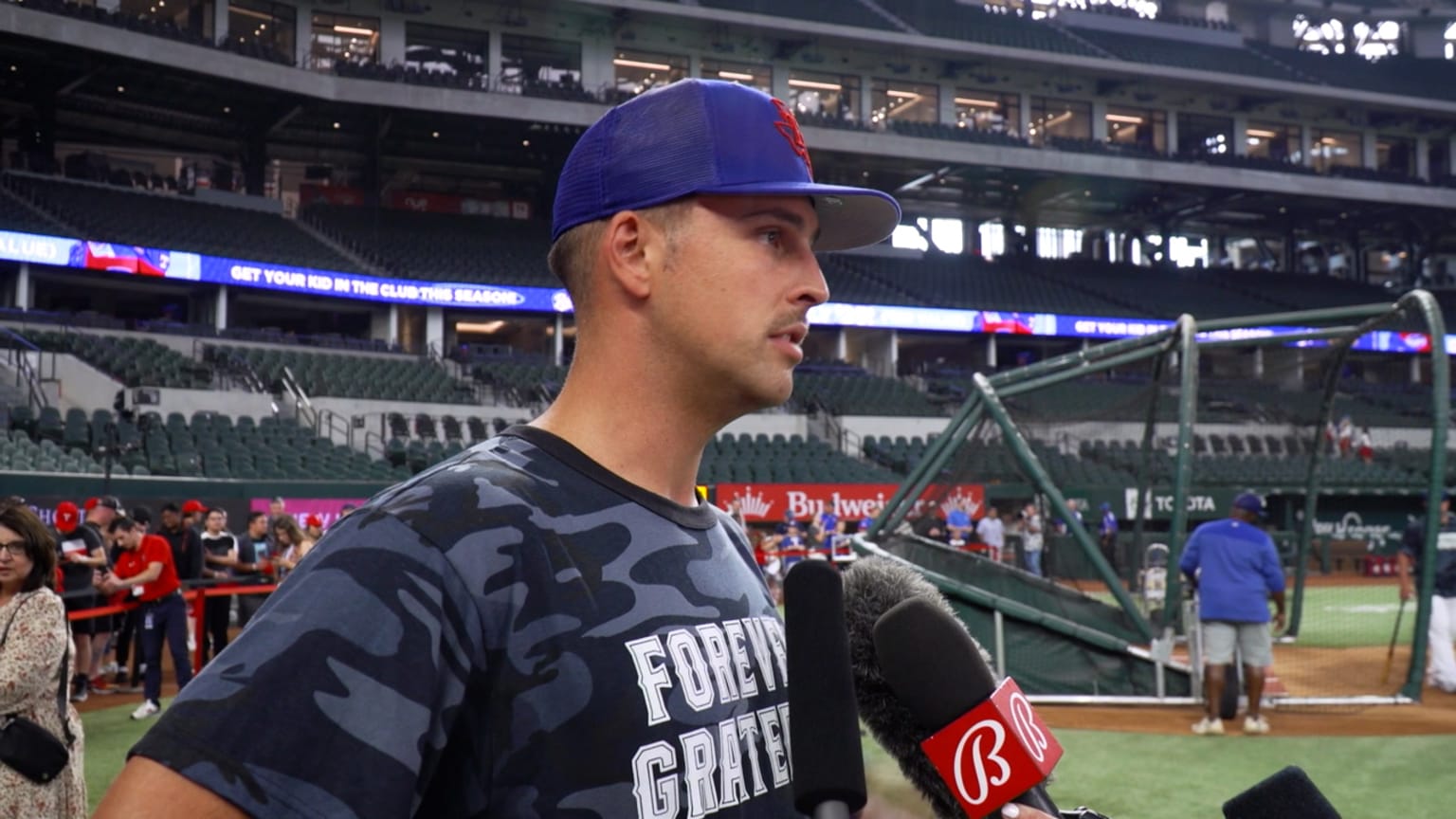 Rangers give back, meeting with servicemen and women | 06/15/2023 | MLB.com