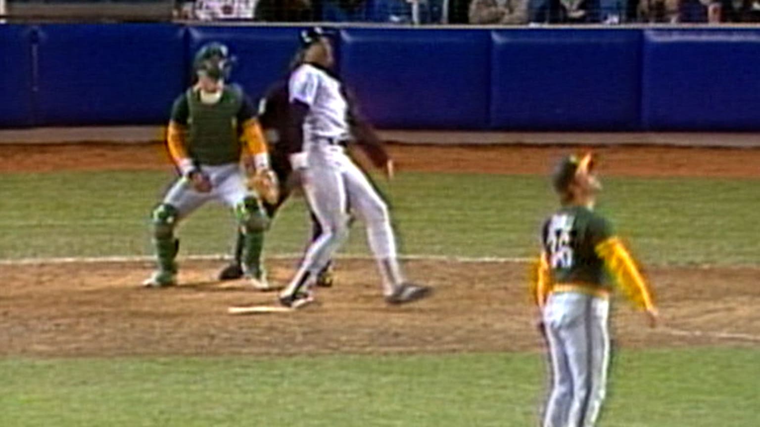 Dave Winfield hits a walk-off home run in the 10th | 16/05/1984 | Los ...