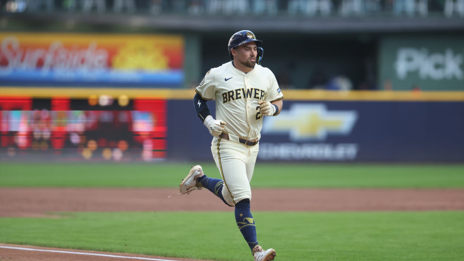 Caleb Durbin's solo homer (10) | 09/01/2025 | Milwaukee Brewers