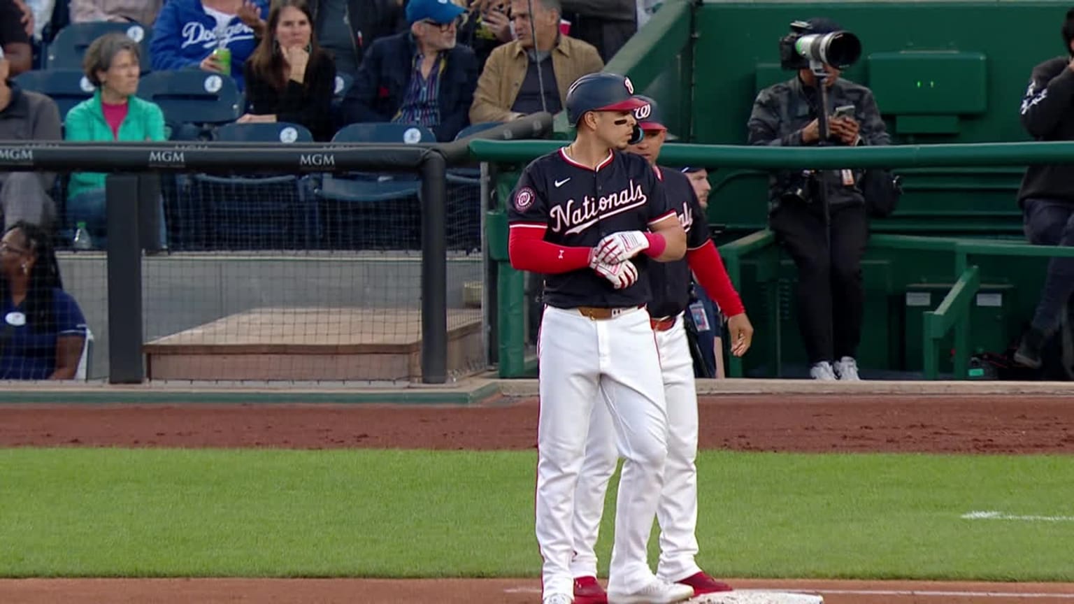 Nationals score on bases loaded walk | 04/24/2024 | Washington Nationals