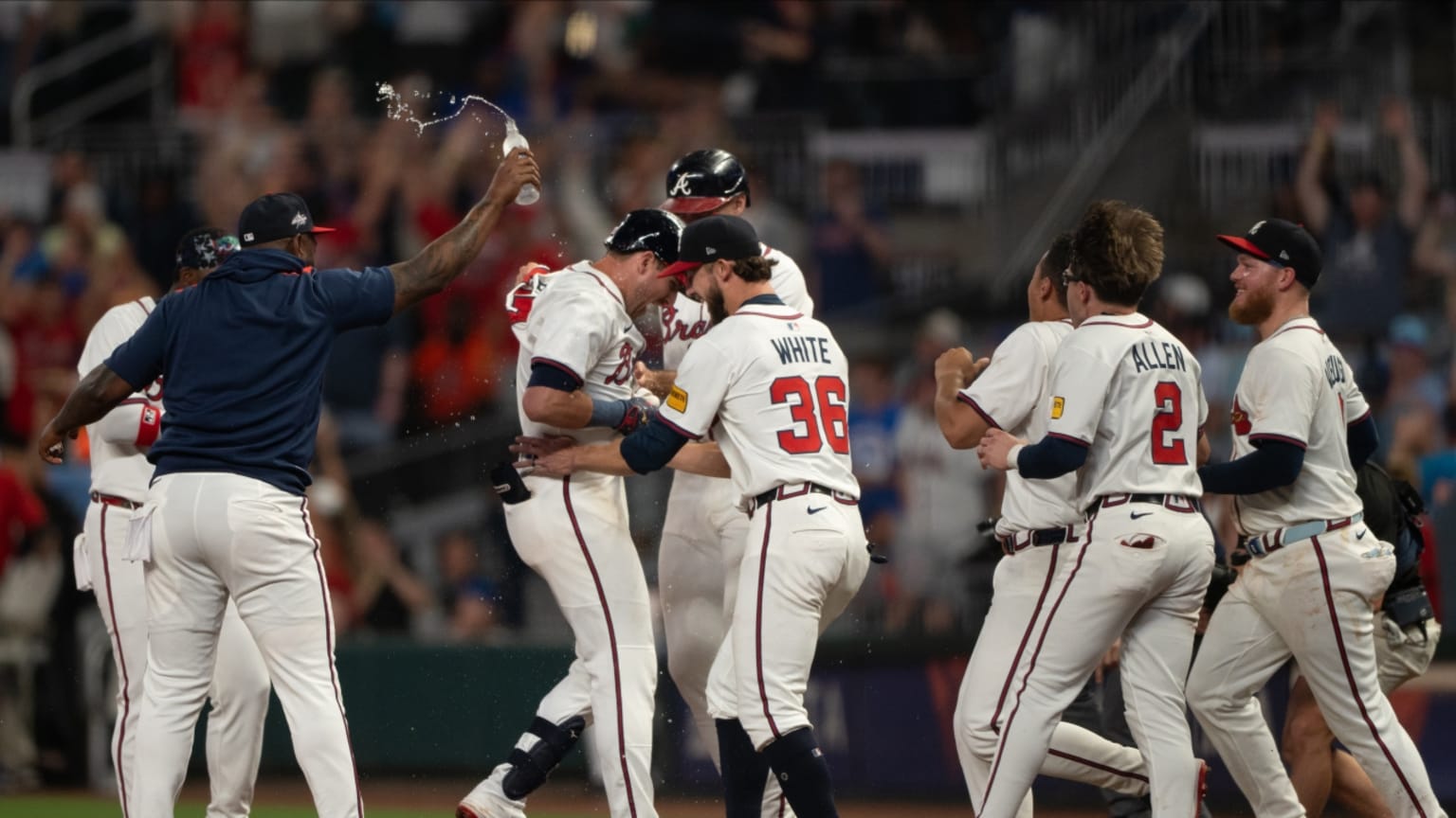 Austin Riley's walk-off sacrifice fly | 06/17/2025 | MLB.com