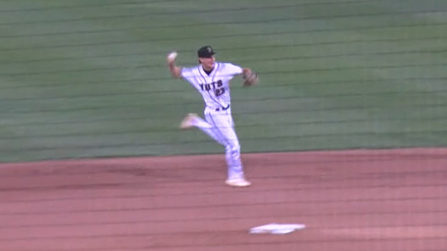 Nick Becker's sweet throw on the run | 08/26/2025 | MLB.com